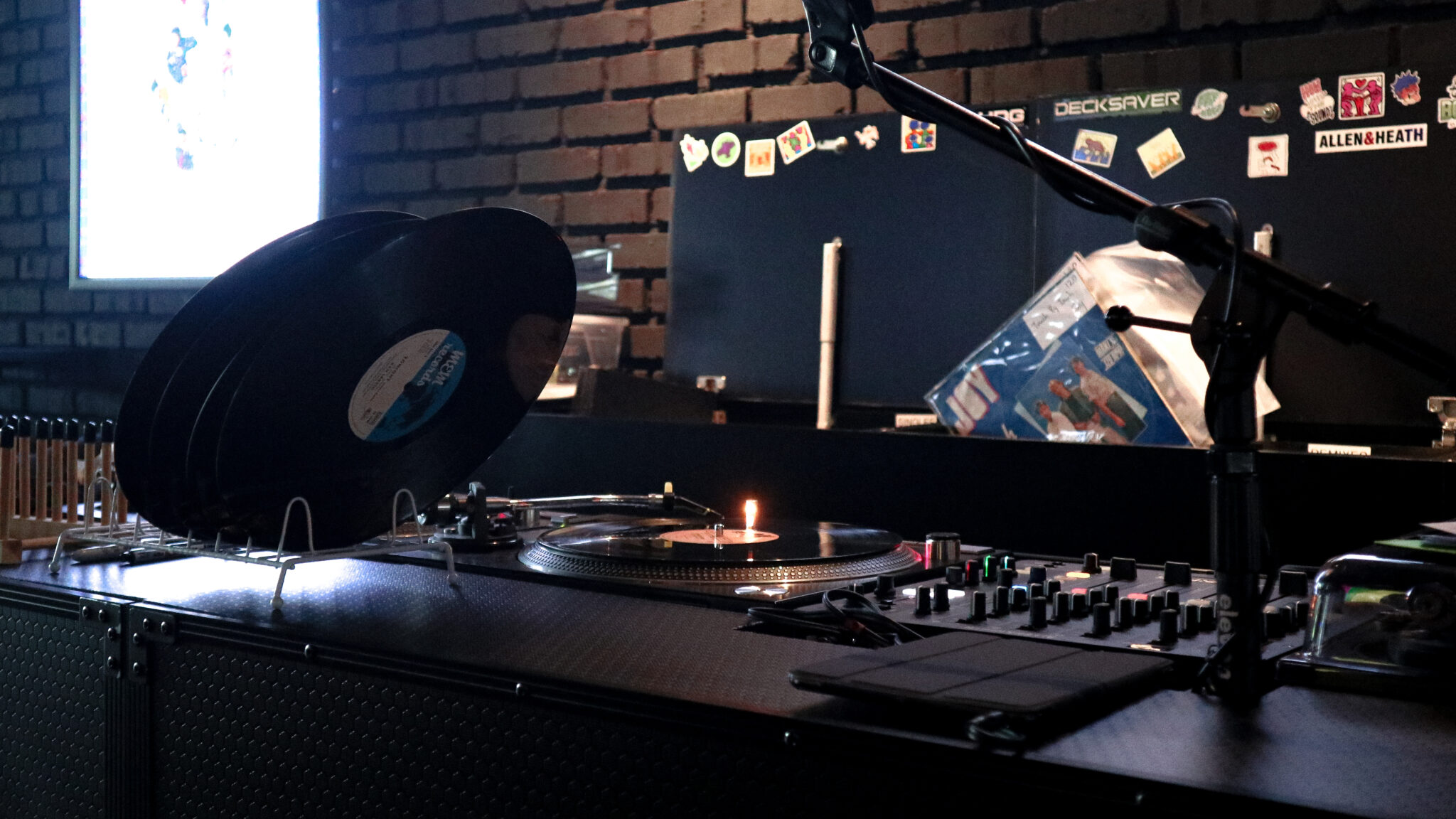 Simply Retro By Tin Box - Simply Retro by Tin Box