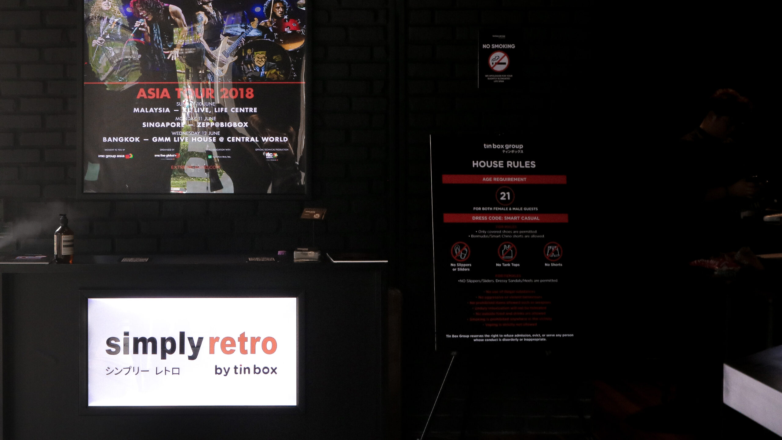 Simply Retro By Tin Box - Simply Retro by Tin Box